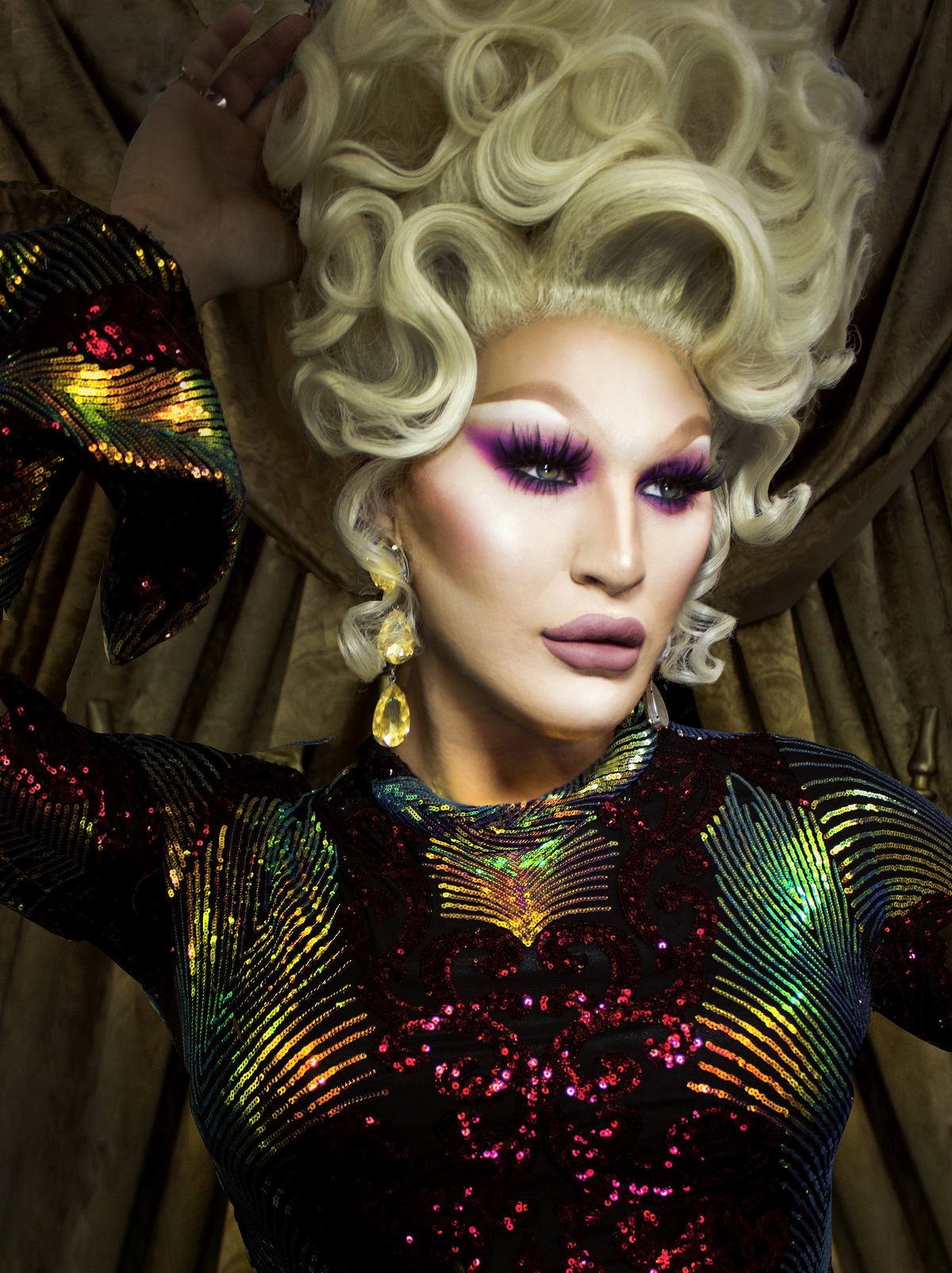 The Vivienne Talks Her Banger Of A Debut Single Tonight Listen