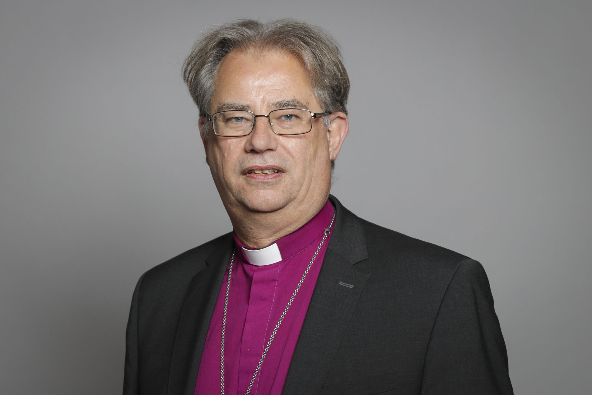 Church of England bishops support gay marriage - Attitude