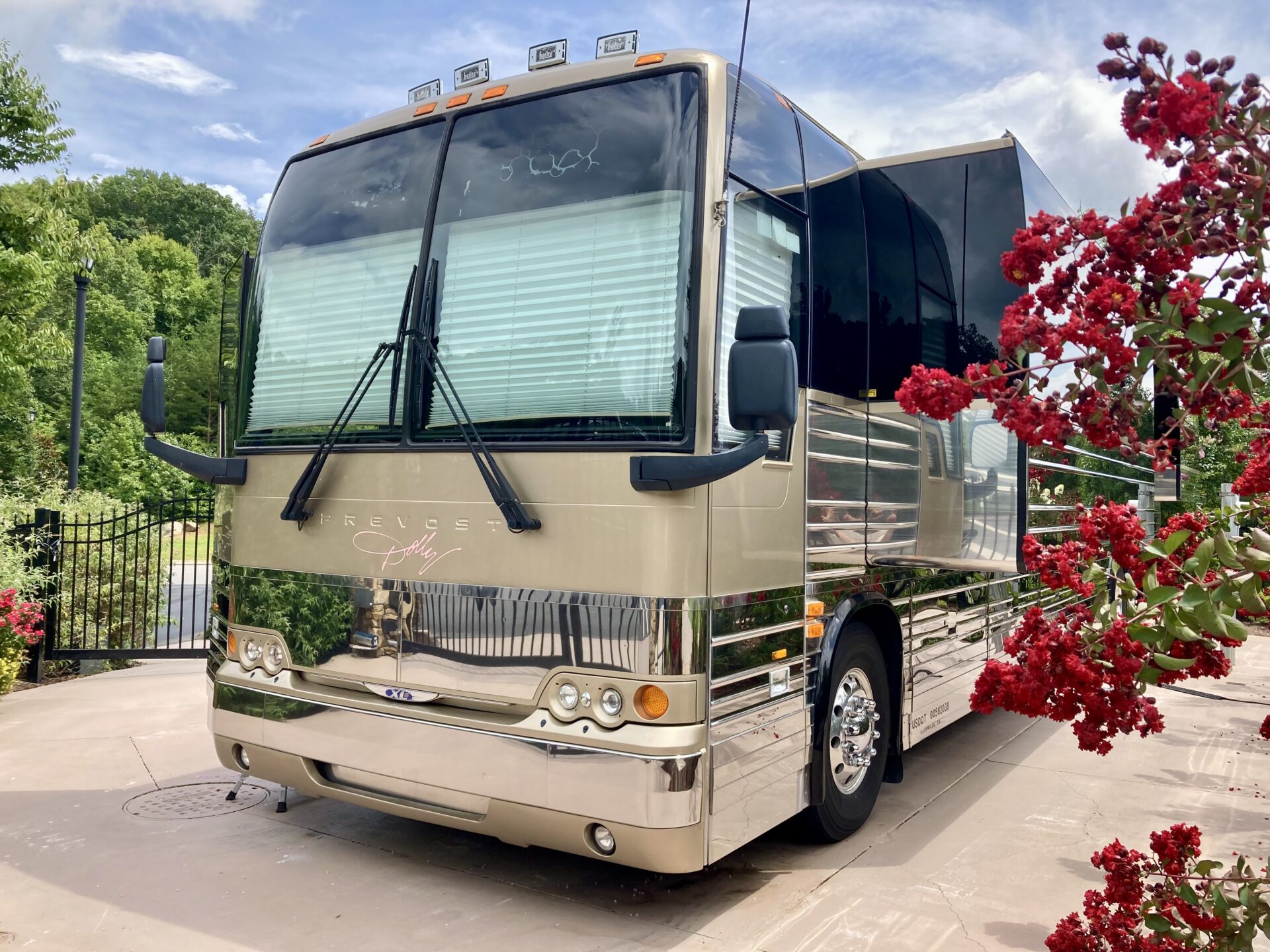 Dolly Parton's Tennessee: 12 landmarks every fan must see - Attitude