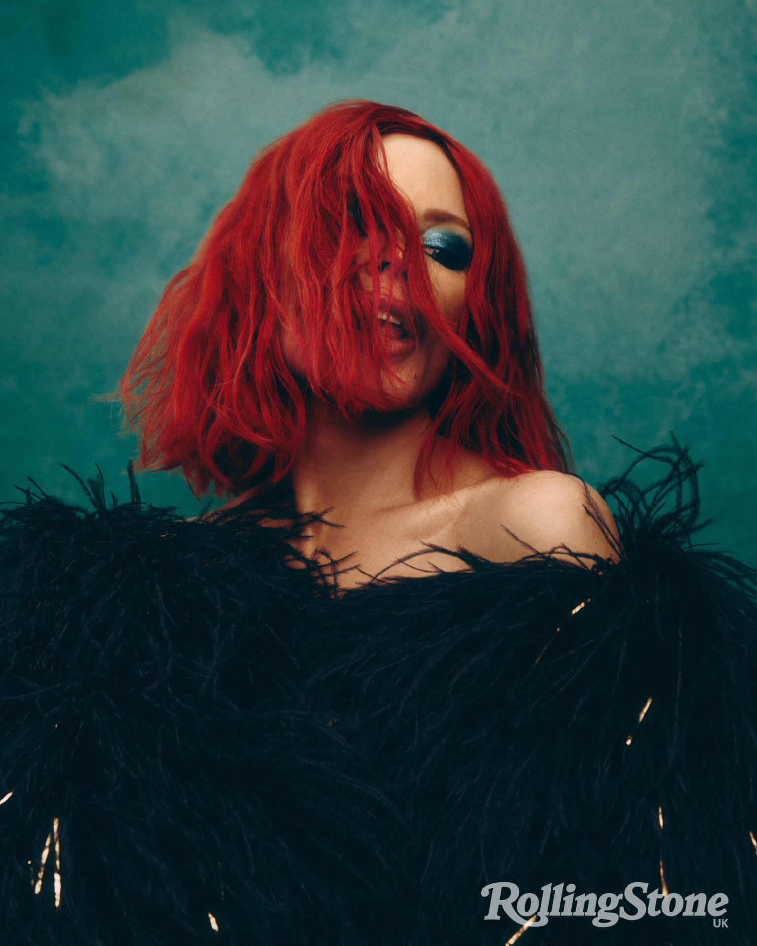 Kylie Minogues Rolling Stone Uk Cover Shoot In Six Red Hot Images