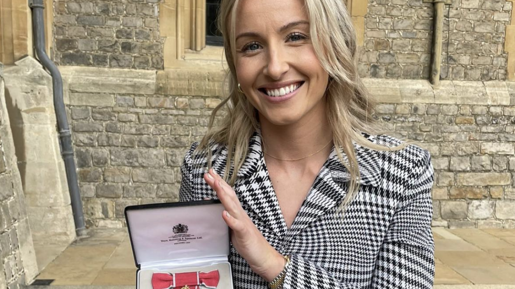 Leah Williamson: Lioness captain presented with OBE - Attitude