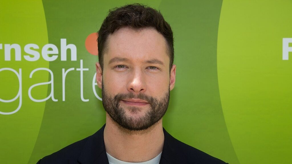 Calum Scott says he was 'abandoned' by friends after coming out as gay ...