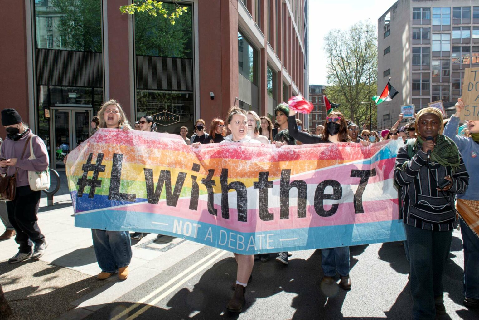 20 glorious photos of queer joy from the London trans rights protest ...