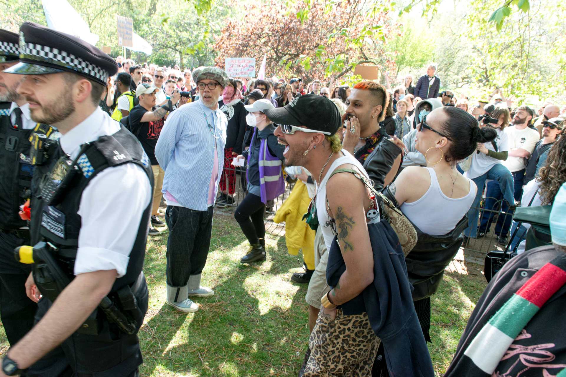 20 glorious photos of queer joy from the London trans rights protest ...