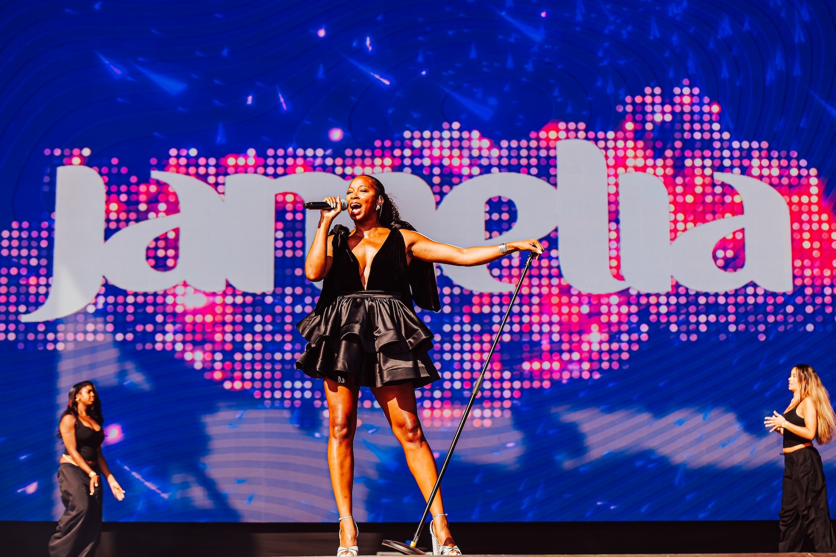 The story of Mighty Hoopla 2025, in 12 pictures – from Kesha to JADE to ...